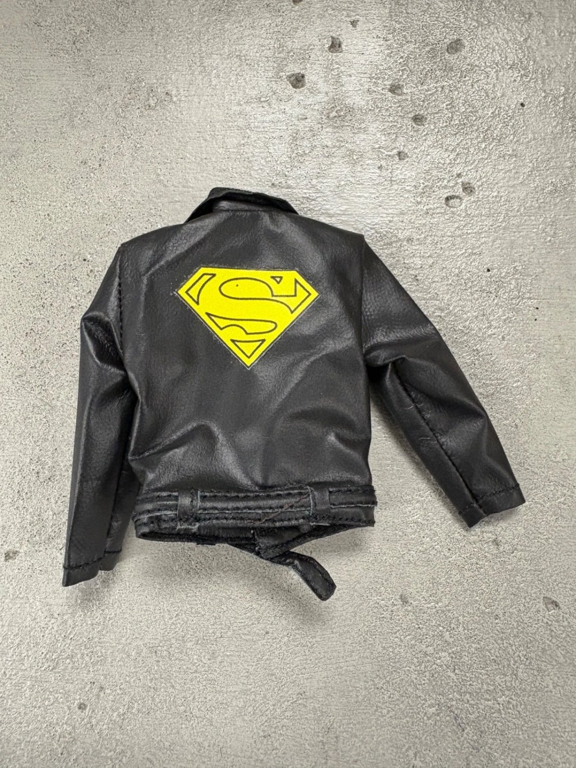 PB-MF-SUPB: 1/12 Faux Leather Jacket for McFarlane Superboy, 6 ...