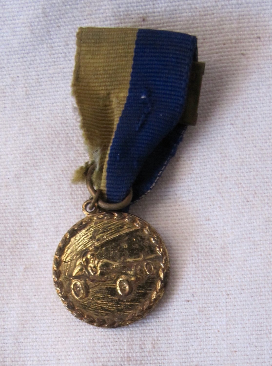 DONATED Vintage Pinewood Derby Medal w Ribbon Pin Cub Scout BSA 7/8 Inch