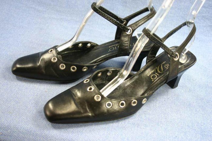STUDIO DELMAN BLACK LEATHER ANKLE STRAP PUMPS 7 M