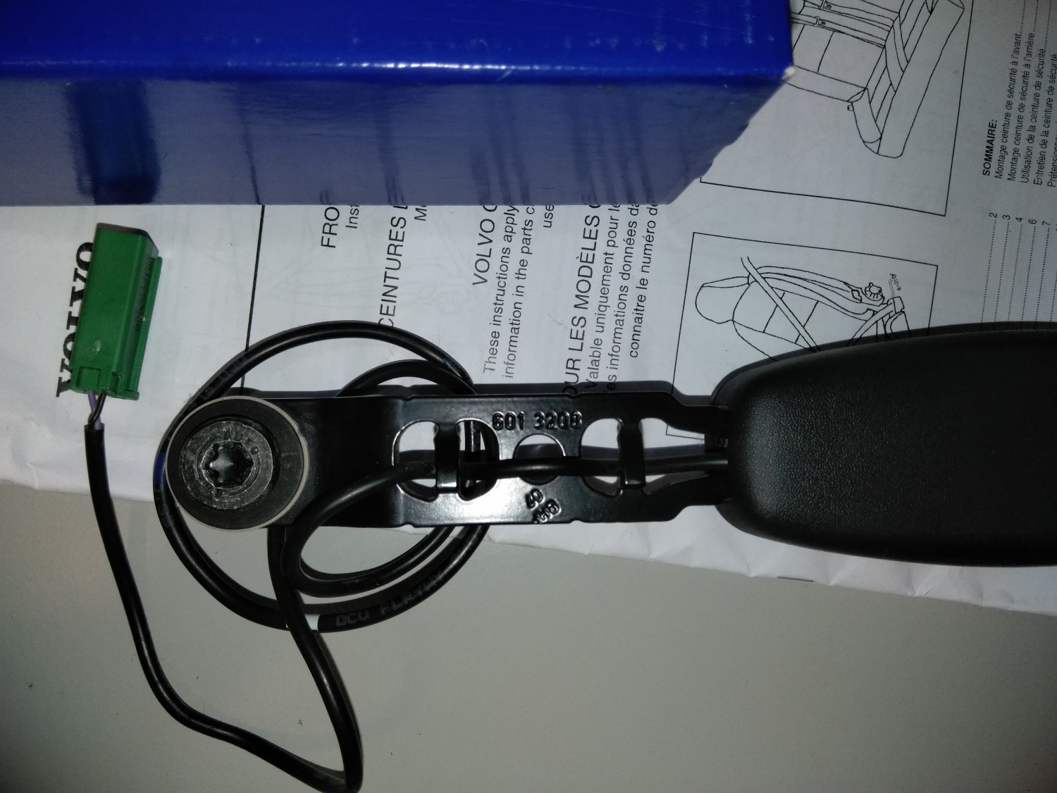 Volvo C30 C70 S40 V50 S60 S80 V70 XC70 XC90 Driver Side Seat Belt Buckle