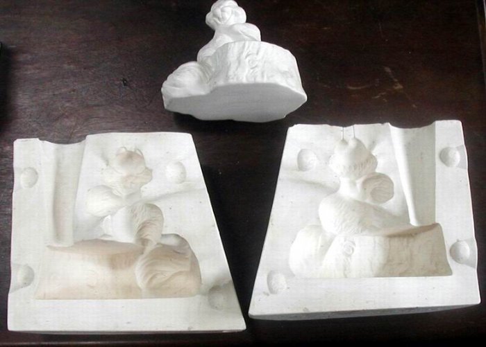 CERAMIC MOLD SQUIRREL PLANTER NUT BOWL ALBERTA'S 260