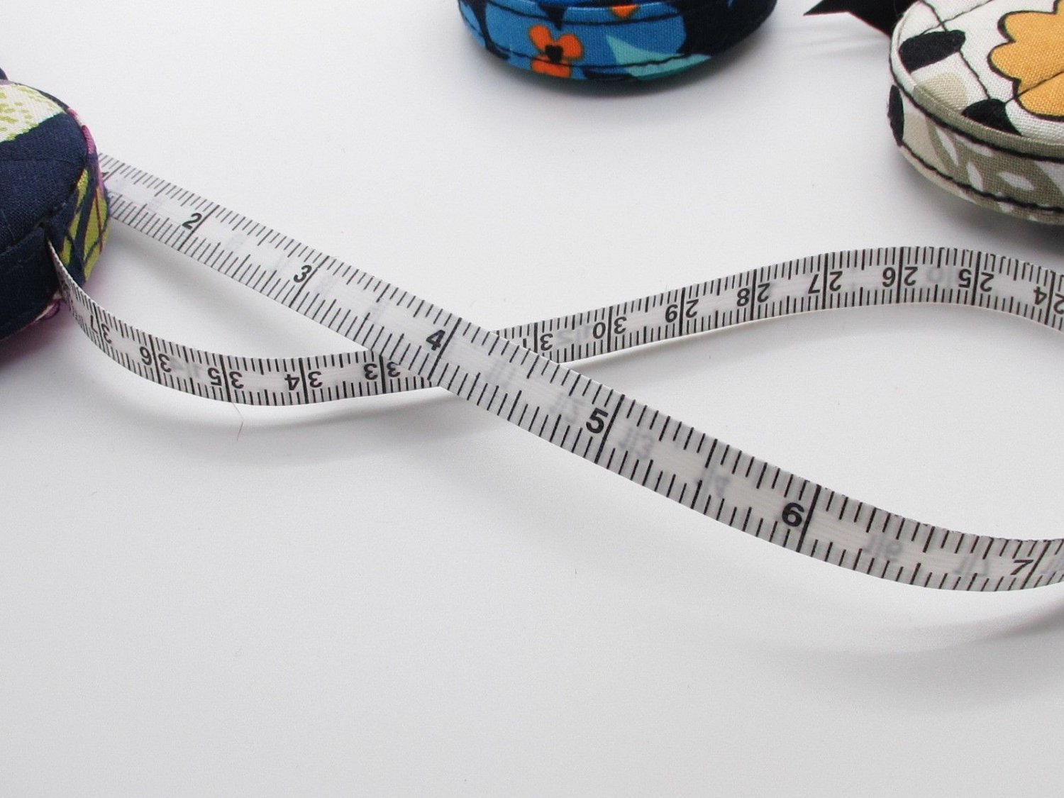 Vera Bradley retractable Tape Measure SUN VALLEY ltd ed retired ...
