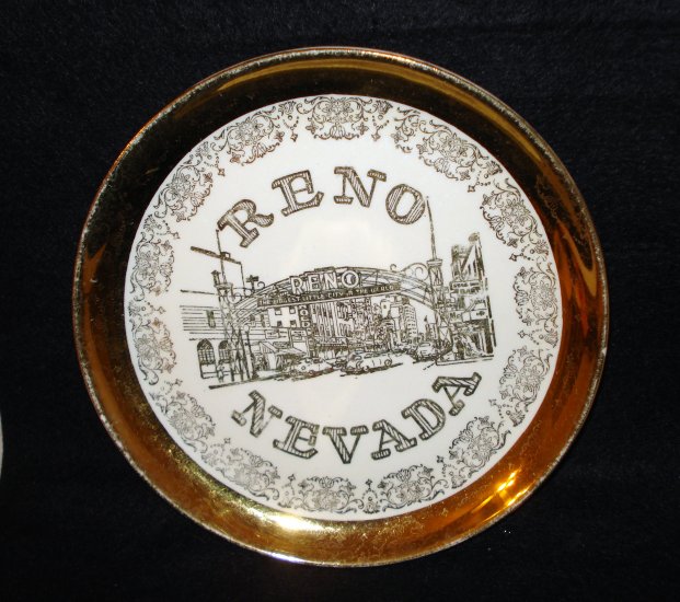 Reno Nevada souvenir plate pre Vegas gold decoration vintage 1445vf