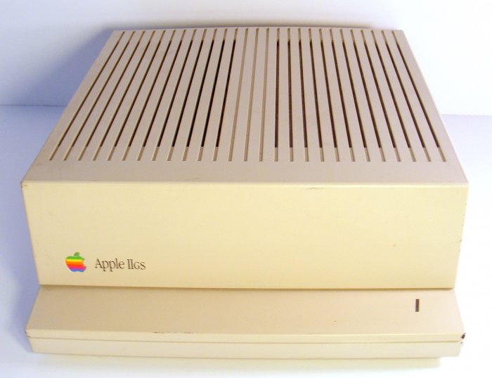 Vintage Apple IIGS Computer System A2S6000 II GS B48