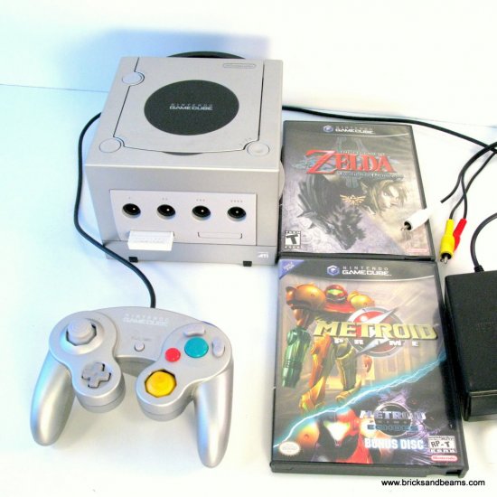 Nintendo GameCube Platinum Edition with 1 Controller 2 Games Zelda Metroid