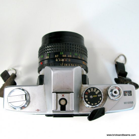 Minolta SRT MC-II 35mm SLR Film Camera with 50mm Lens and Flash