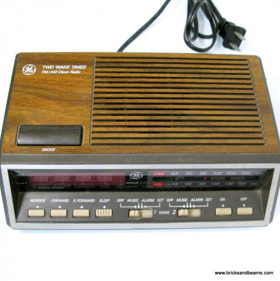 Vintage GE Clock Radio Model 7-4616B General Electric