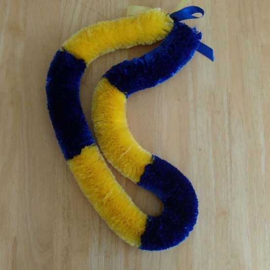 custom-made two color Hawaiian lei made with satin fabric