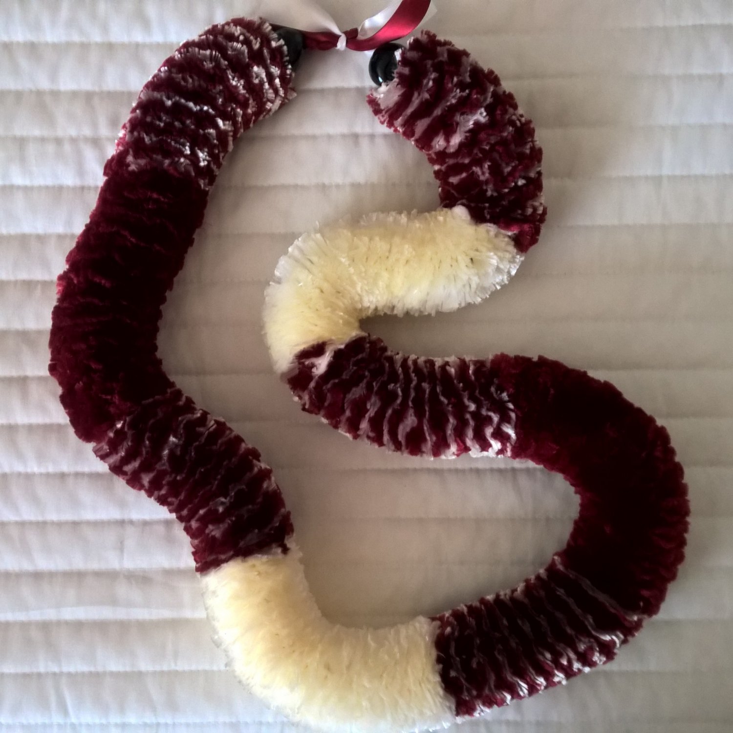custom-made two color Hawaiian lei made with satin fabric
