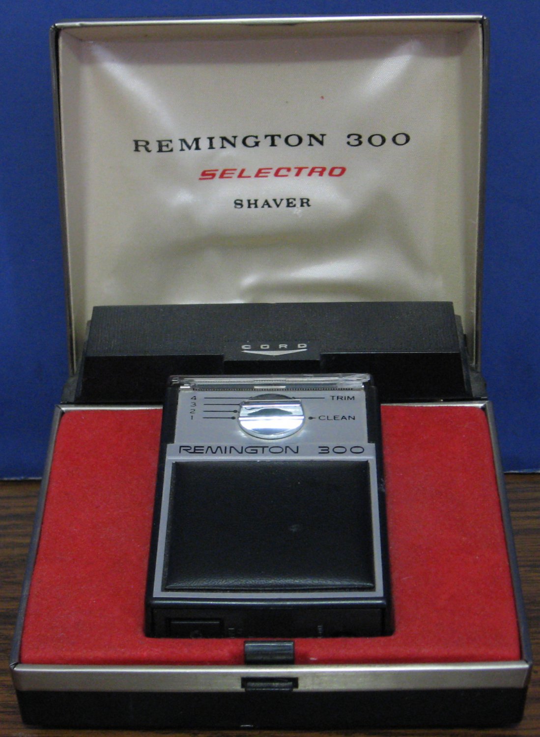 SOLD - Remington Selectro 300 Travel Electric Razor - With Case and ...