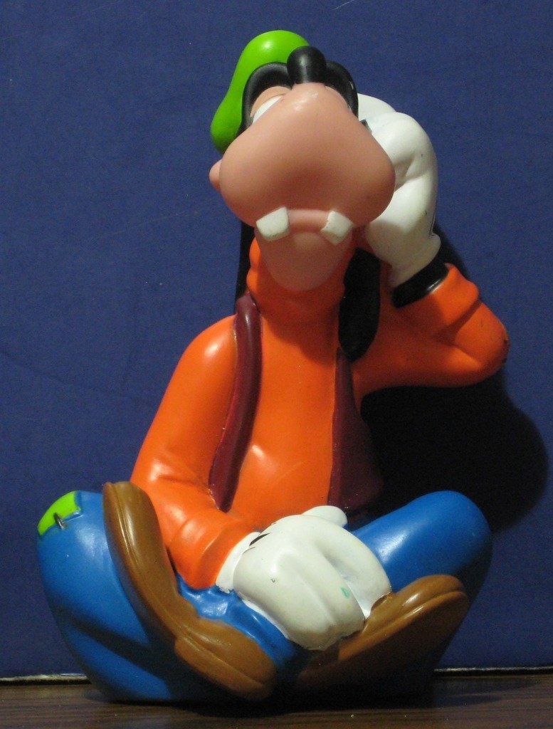 SOLD - Disney Goofy Vinyl 6 Inch Sitting Figure