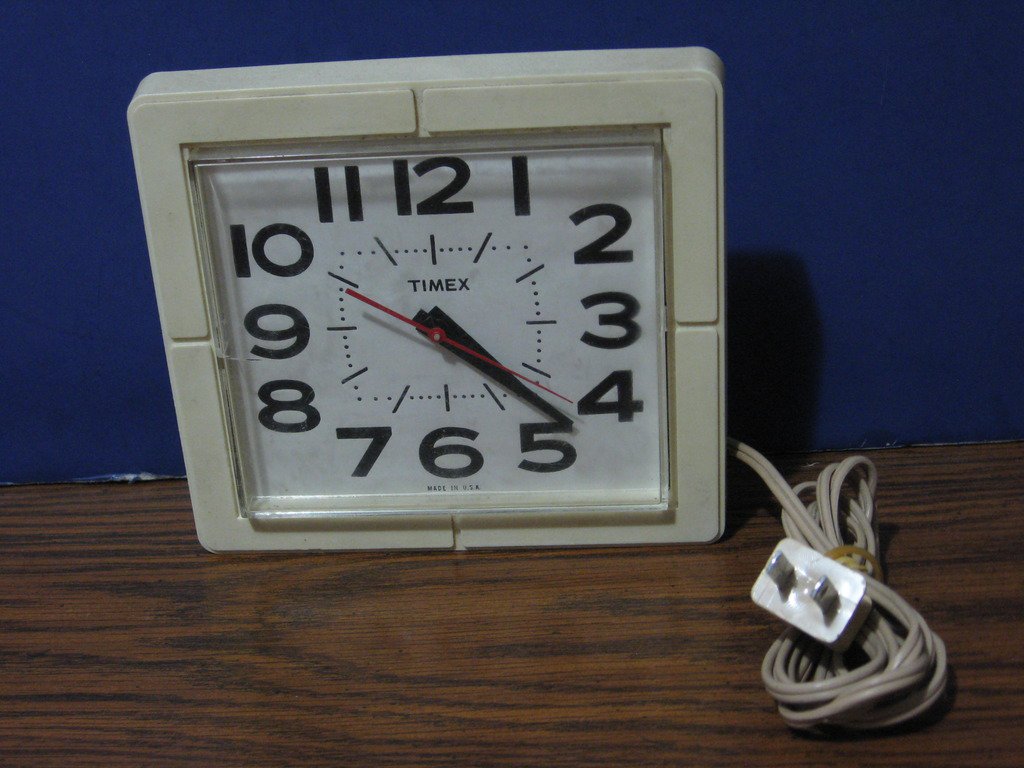 SOLD - Timex Electric Analog Vintage Wall Clock - Off White