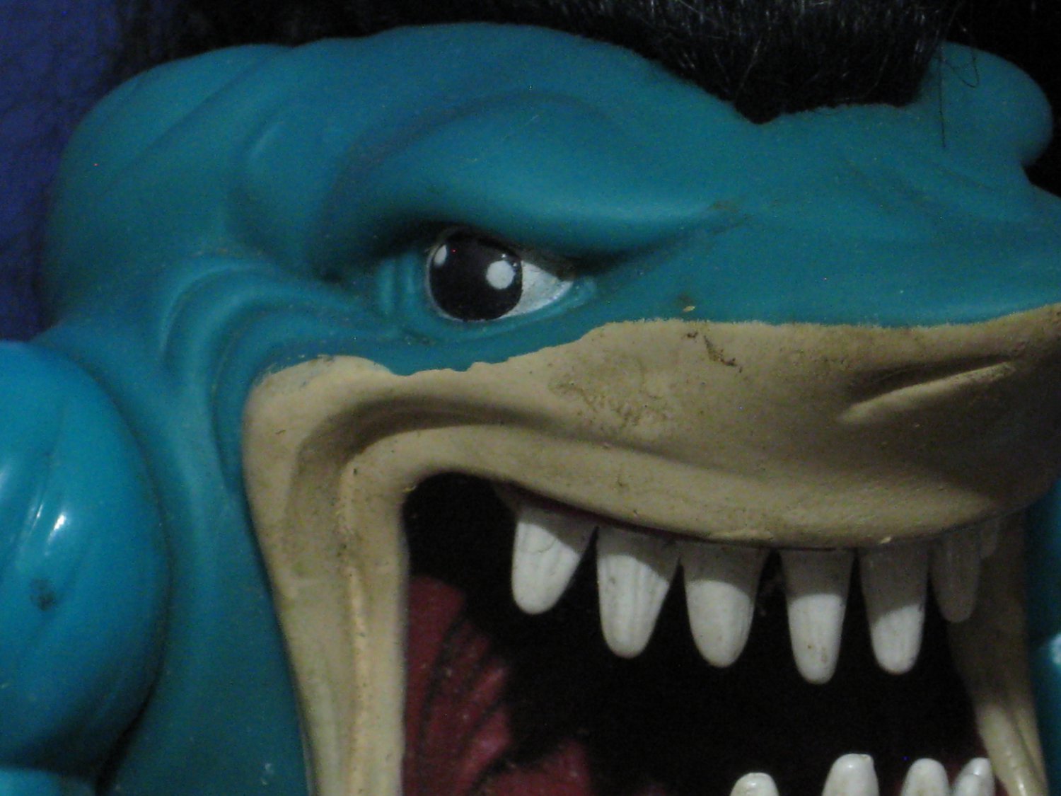 SOLD - Street Sharks Rox - Mako Shark 1995 Vintage 6" Streetwise Designs