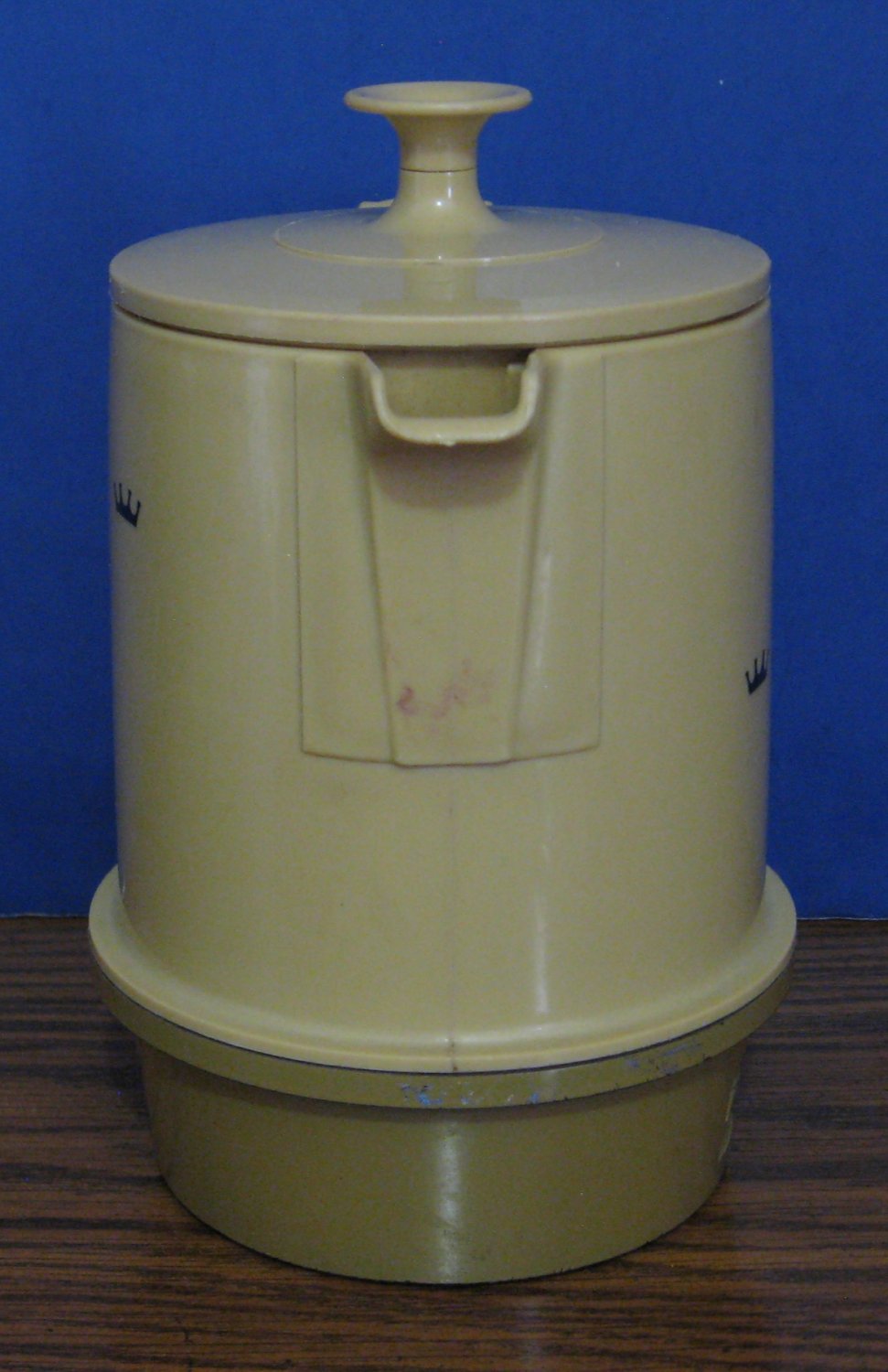 Royal Poly Perk 2 - 4 Cup Electric Coffee Percolator - 1970s Vintage