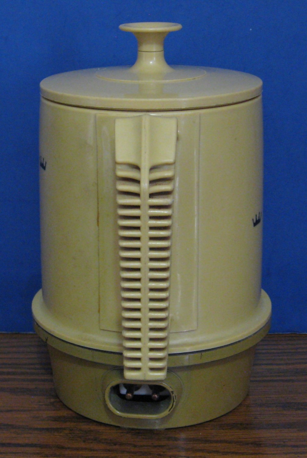 Royal Poly Perk 2 - 4 Cup Electric Coffee Percolator - 1970s Vintage