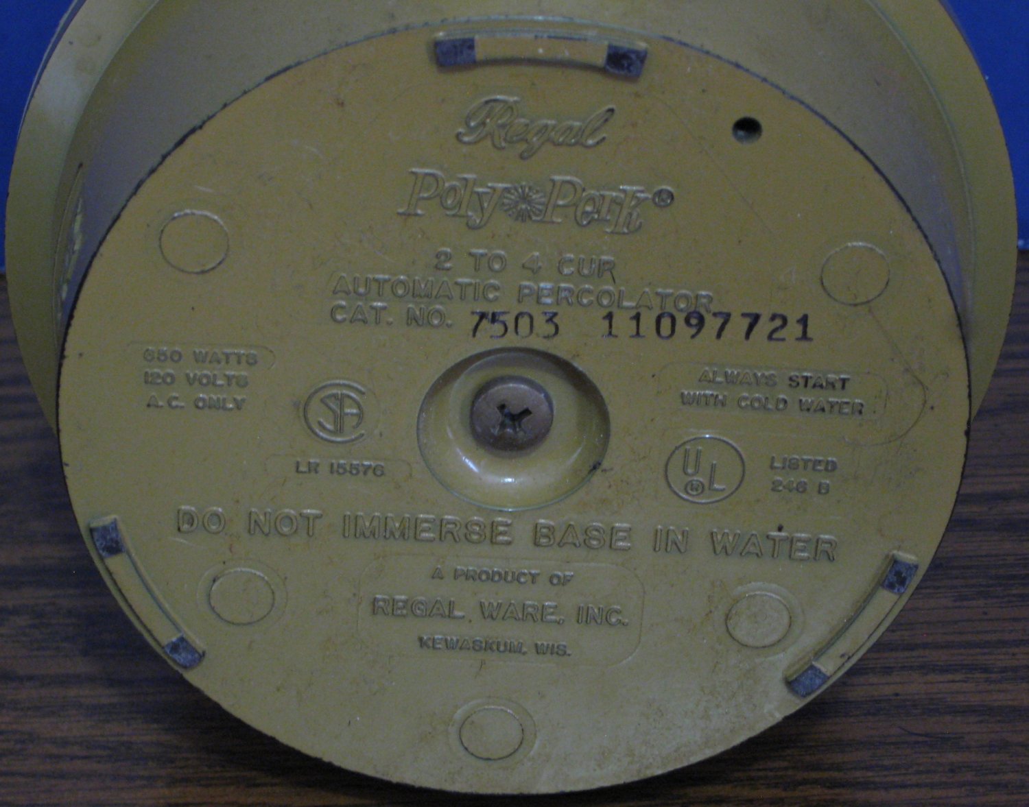 Royal Poly Perk 2 - 4 Cup Electric Coffee Percolator - 1970s Vintage