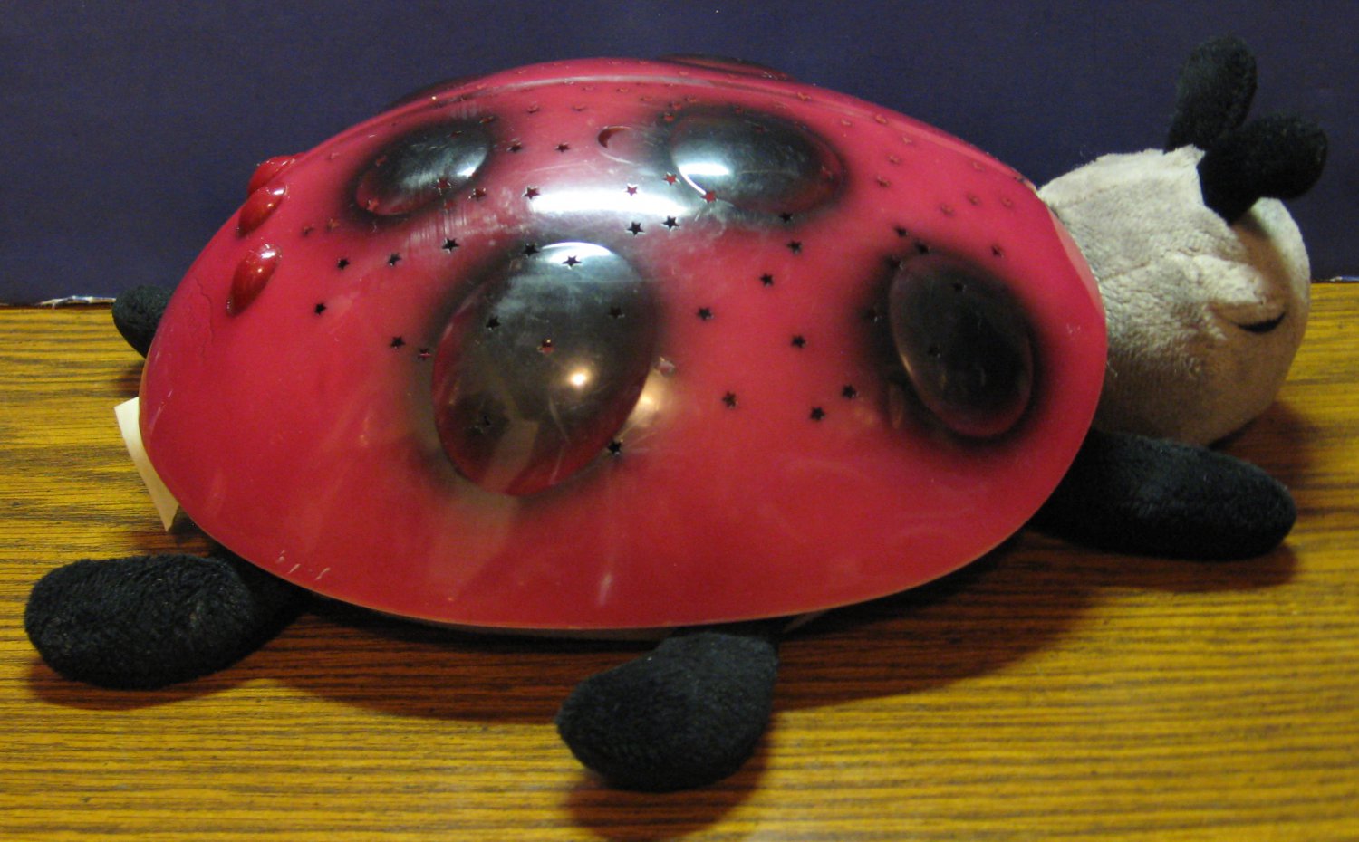 SOLD - Cloud B Light Up Twilight Ladybug Night Light - Makes Colored Stars