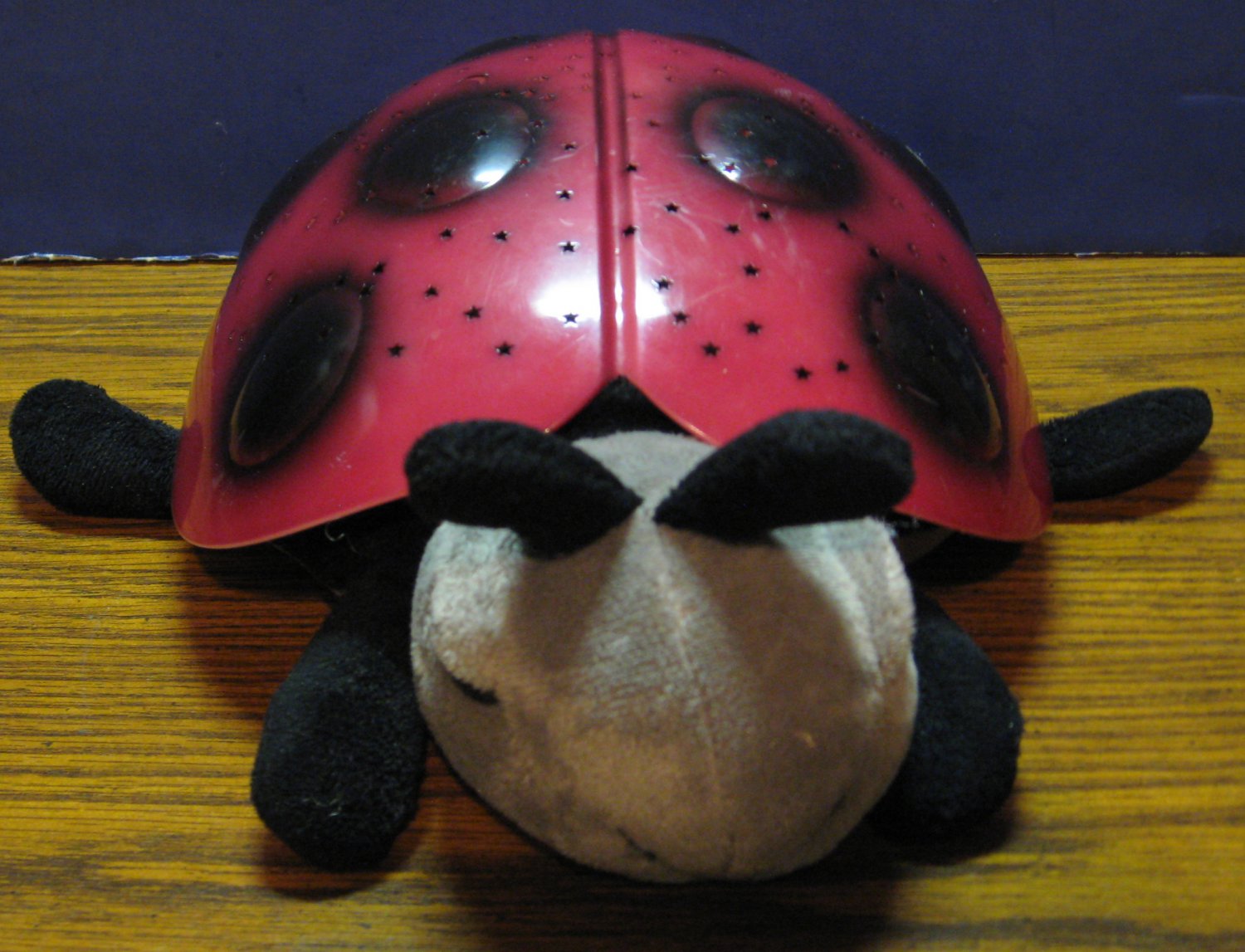 SOLD - Cloud B Light Up Twilight Ladybug Night Light - Makes Colored Stars