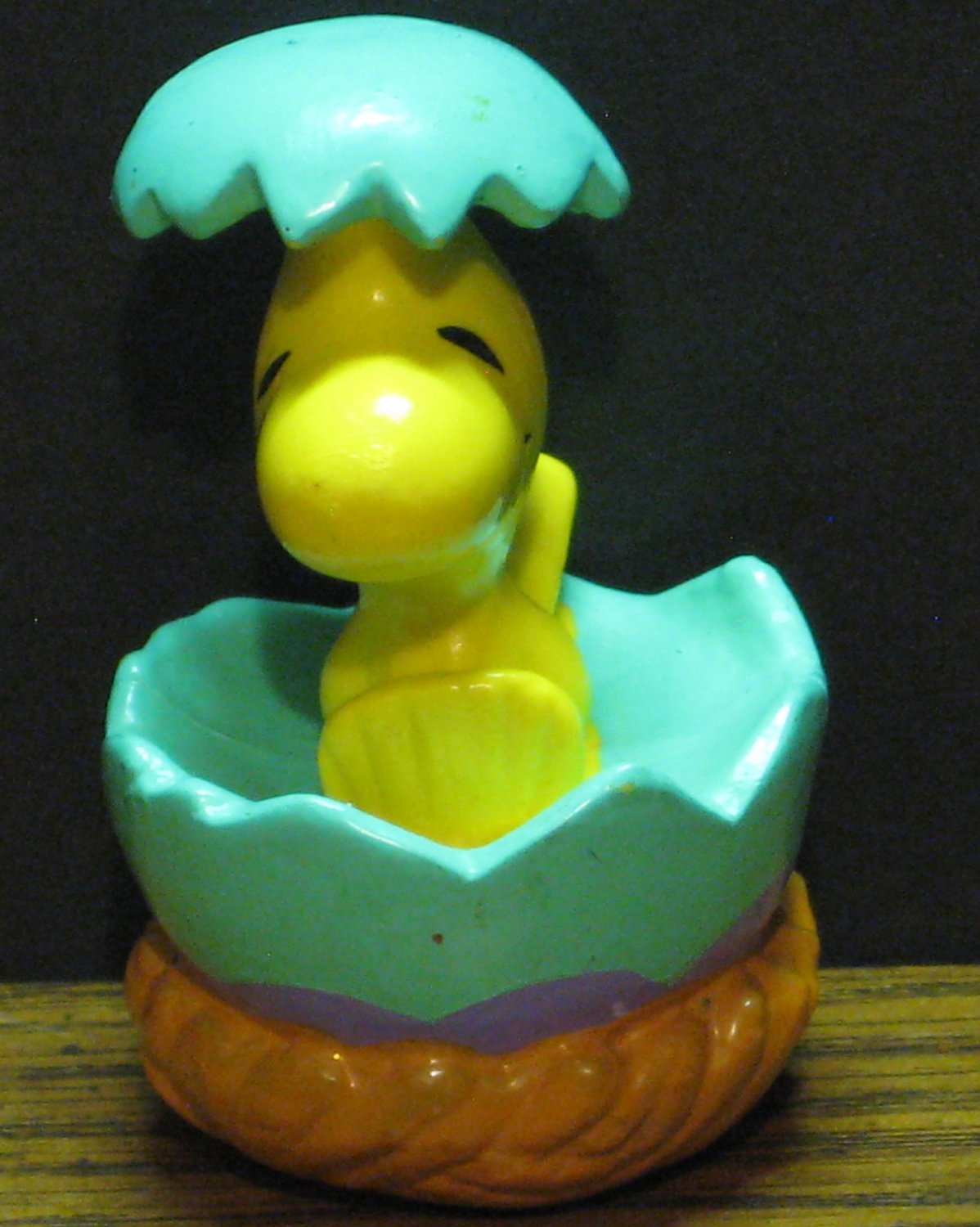 SOLD - Peanuts PVC Easter Woodstock in Giant Egg Shell Figure - 2 ...