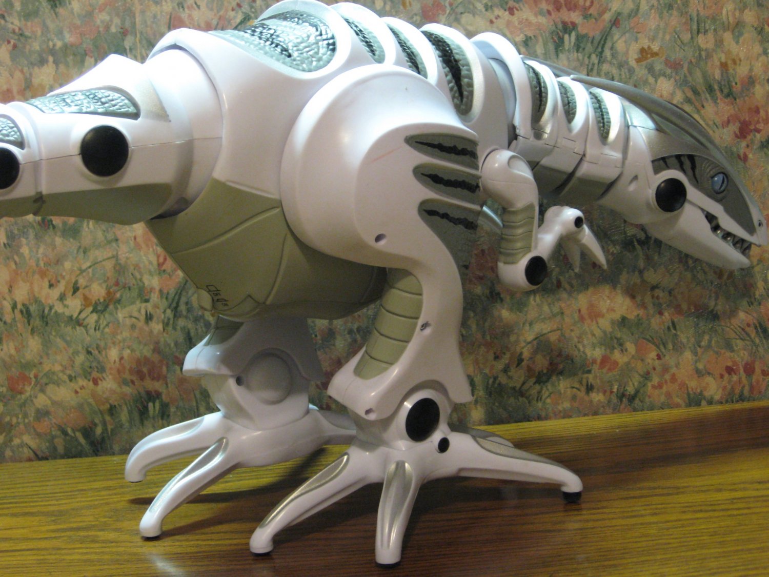 SOLD - WowWee Roboraptor Large Remote Controlled Robot Dinosaur - No ...