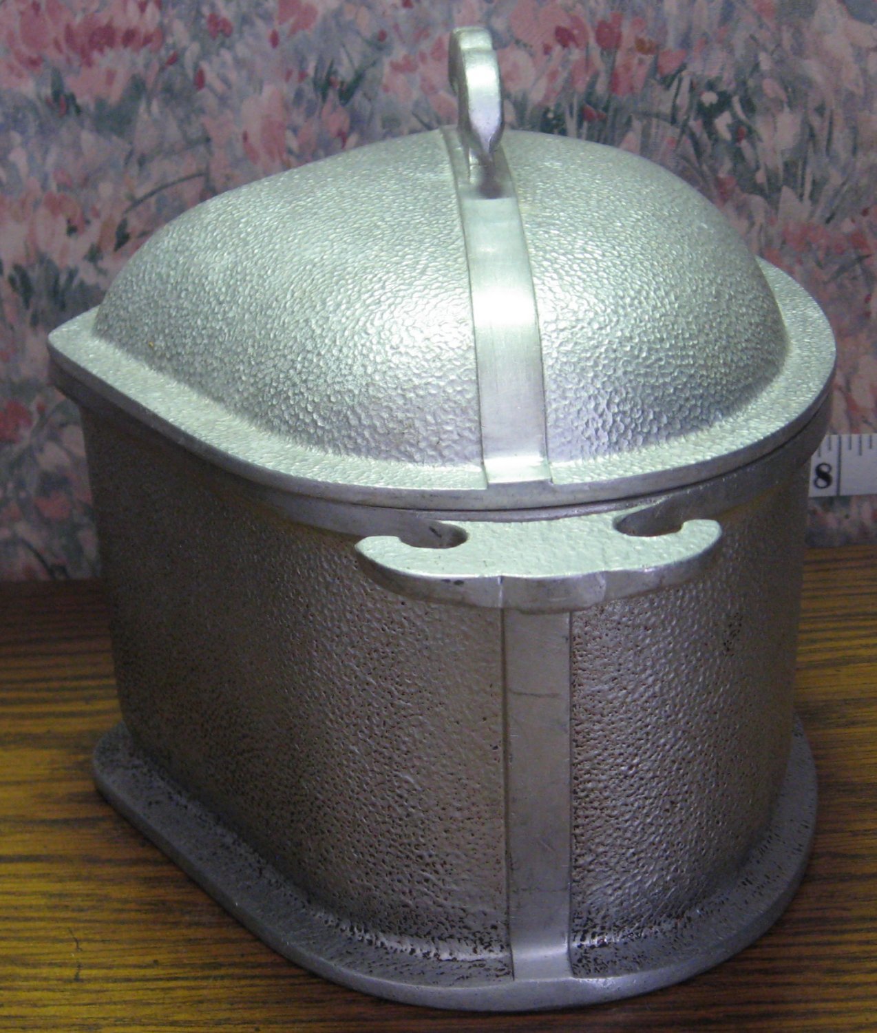Guardian Service Hammered Aluminum Triangular Soup Pot and Lid - 1930s ...