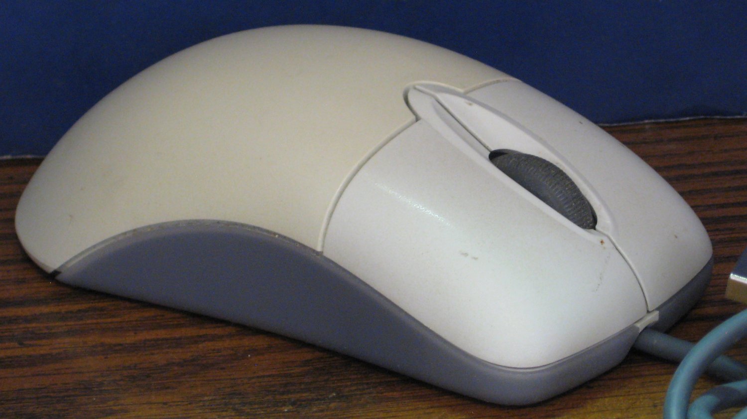 Microsoft Wheel Mouse Optical Original Release USB - PS/2 Compatible ...