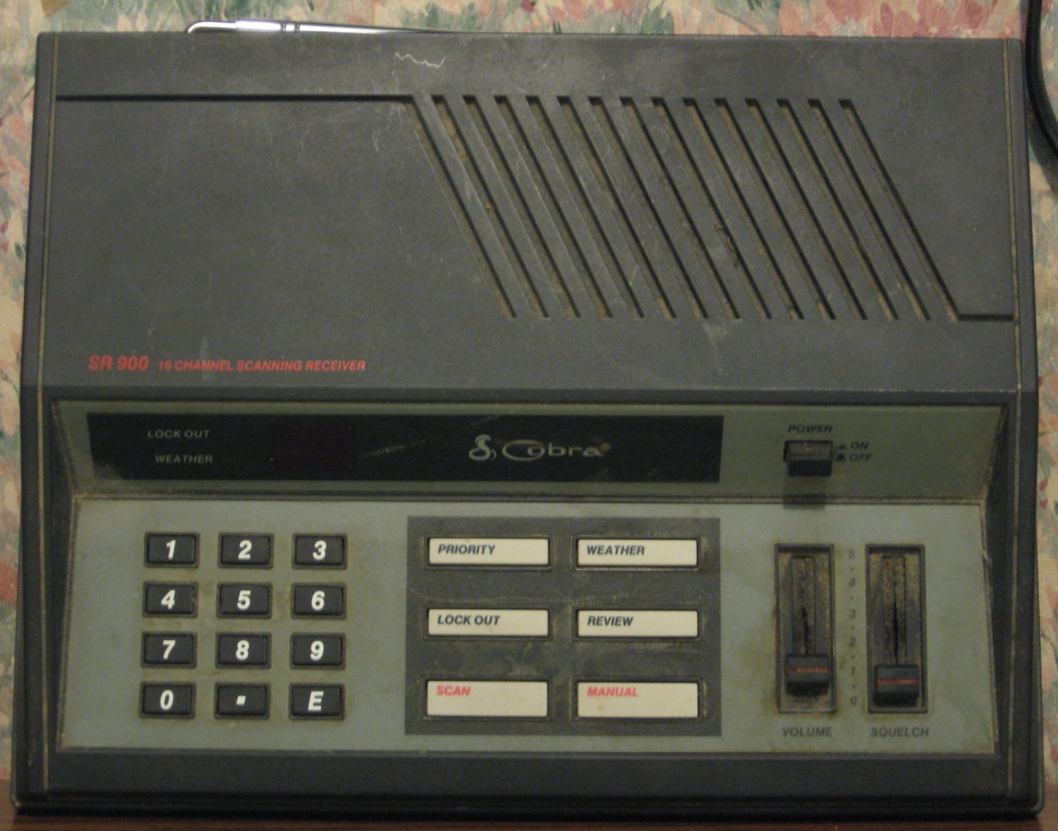 Cobra SR-900 Police / Weather Scanner - 16 Channels - 1992 Vintage