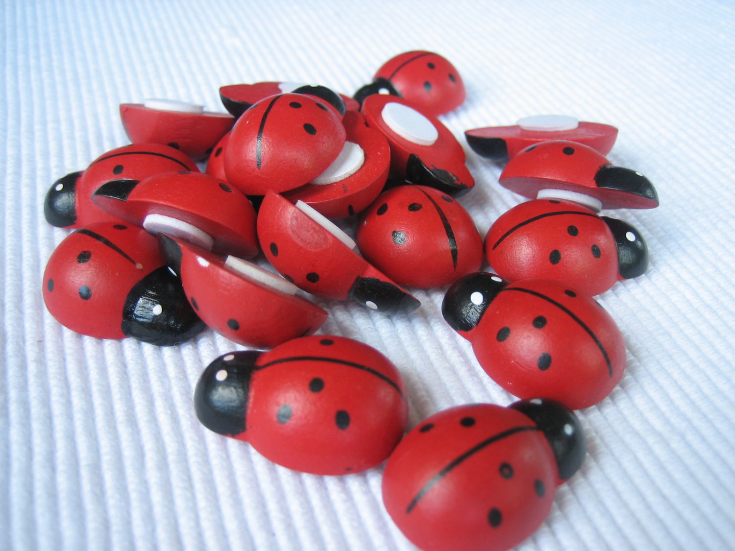 24pcs 21mm x 30mm Wooden Ladybug Ladybird Stick On