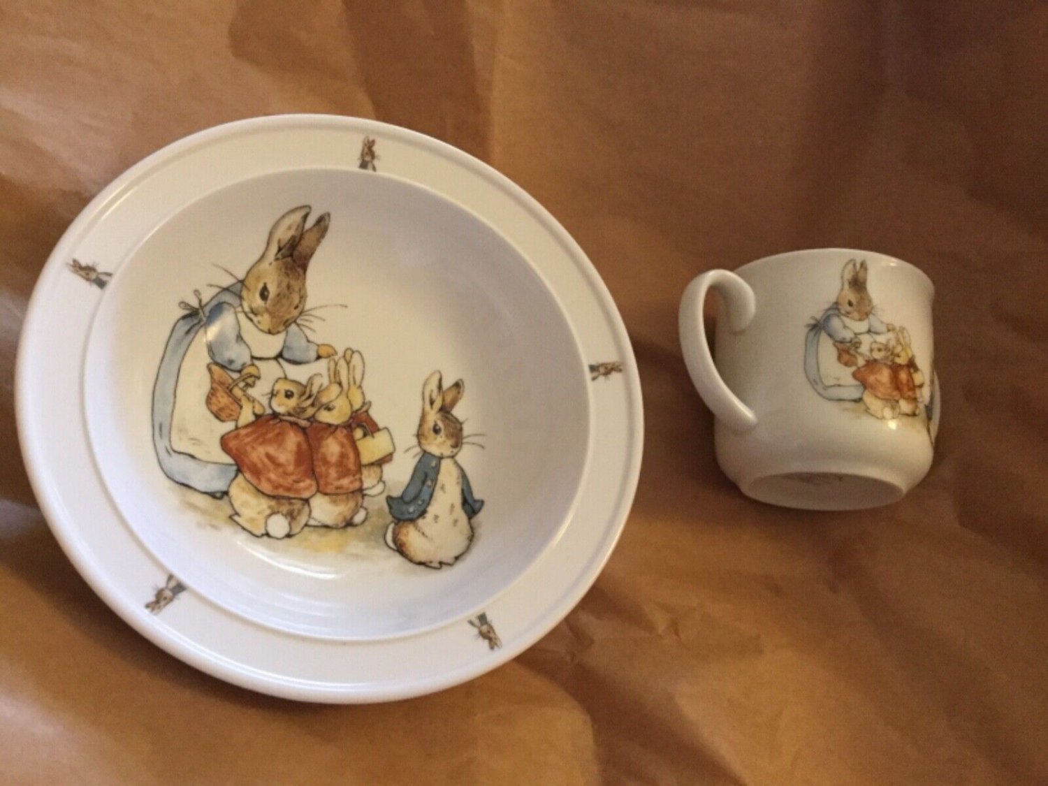 DISPLAY USE ONLY Peter Rabbit Reutter Porzellan Set of 2-Handled Mug & Bowl