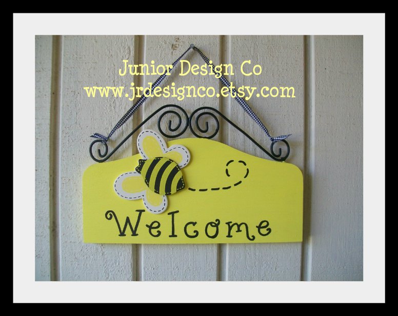 Bumble Bee Welcome Wall Sign