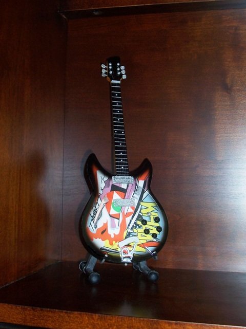 THE JAM PAUL WELLER Miniature Guitar Memorabilia Collectible Gift
