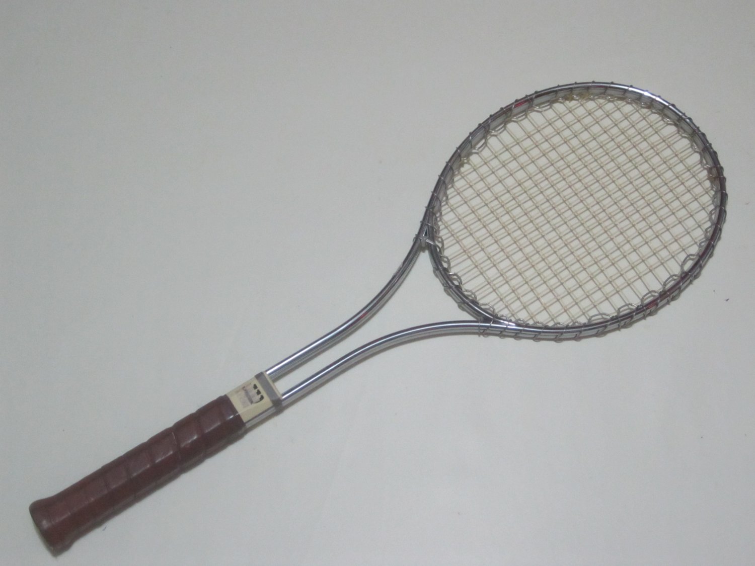 Wilson T2000 Vintage Tennis Racquet 4 3/8 Long grip (WIS46B)