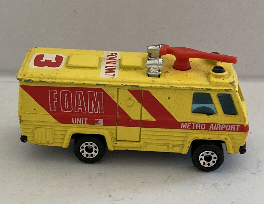 Matchbox Command Vehicle Yellow Foam Unit 3 Metro Airport Truck Diecast ...