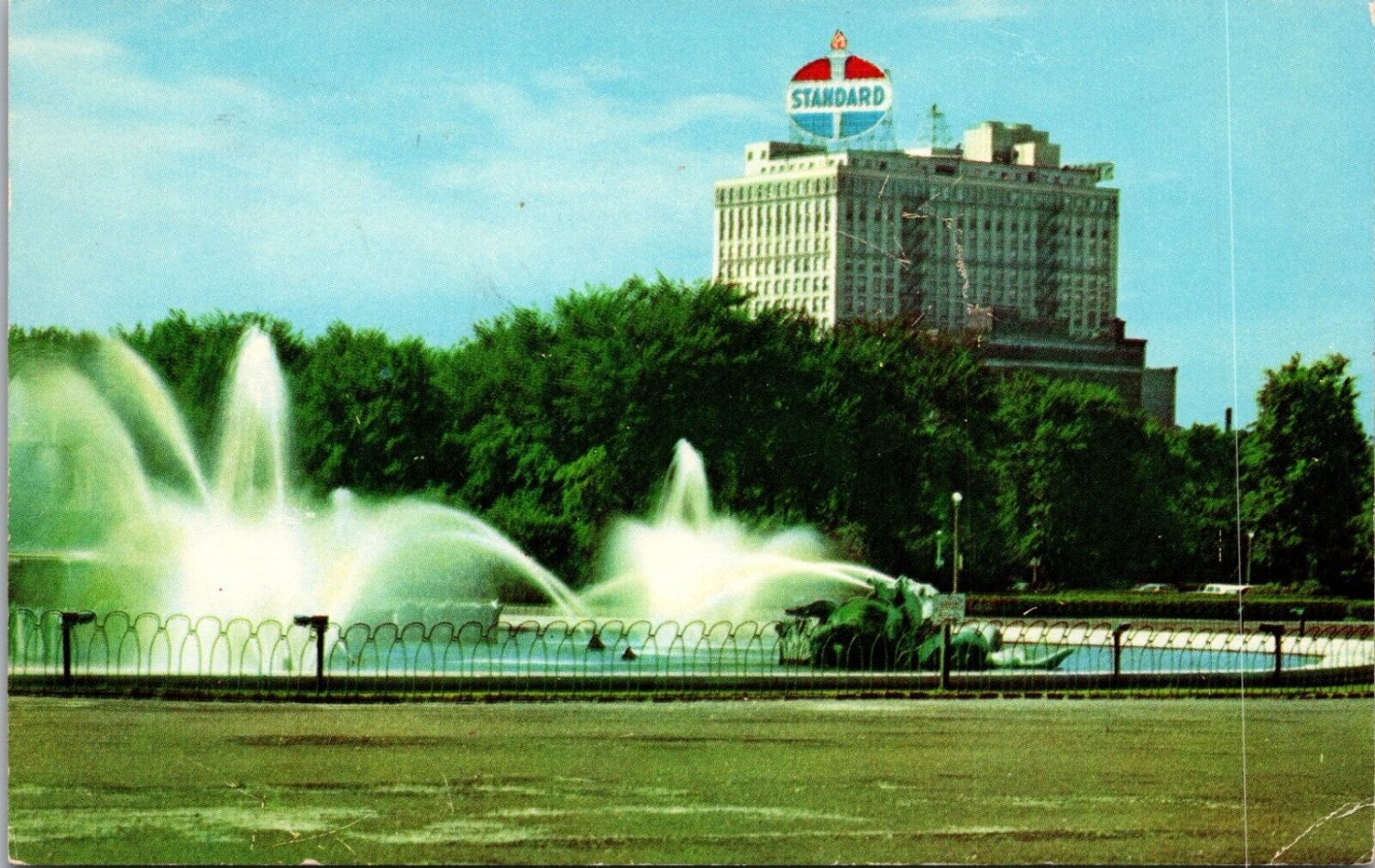 Standard Oil Company Building As Seen From Buckingham Fountain Chicago