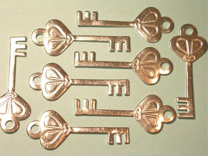 Magic Kingdom Heart Key Eyelets Charms Tags Scrapbooking Embellishments