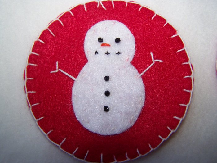 2 Red Penny Rug Felt Christmas Tree Ornaments Snowmen USA 1 Cent Shipping