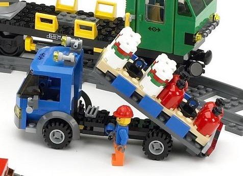 LEGO 7898~CARGO TRAIN~LEGO CITY~DELUXE REMOTE CONTROL TRAIN SET NEW!