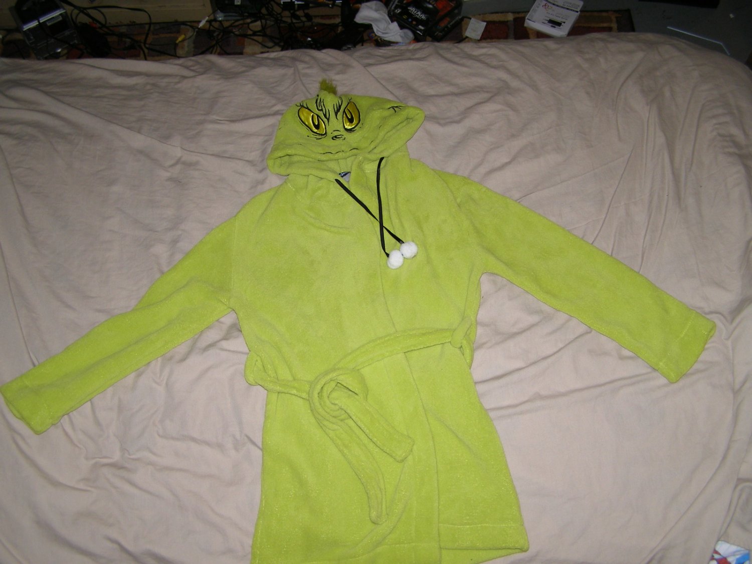 Grinch who Stole Christmas child's bathrobe 32" 3-5