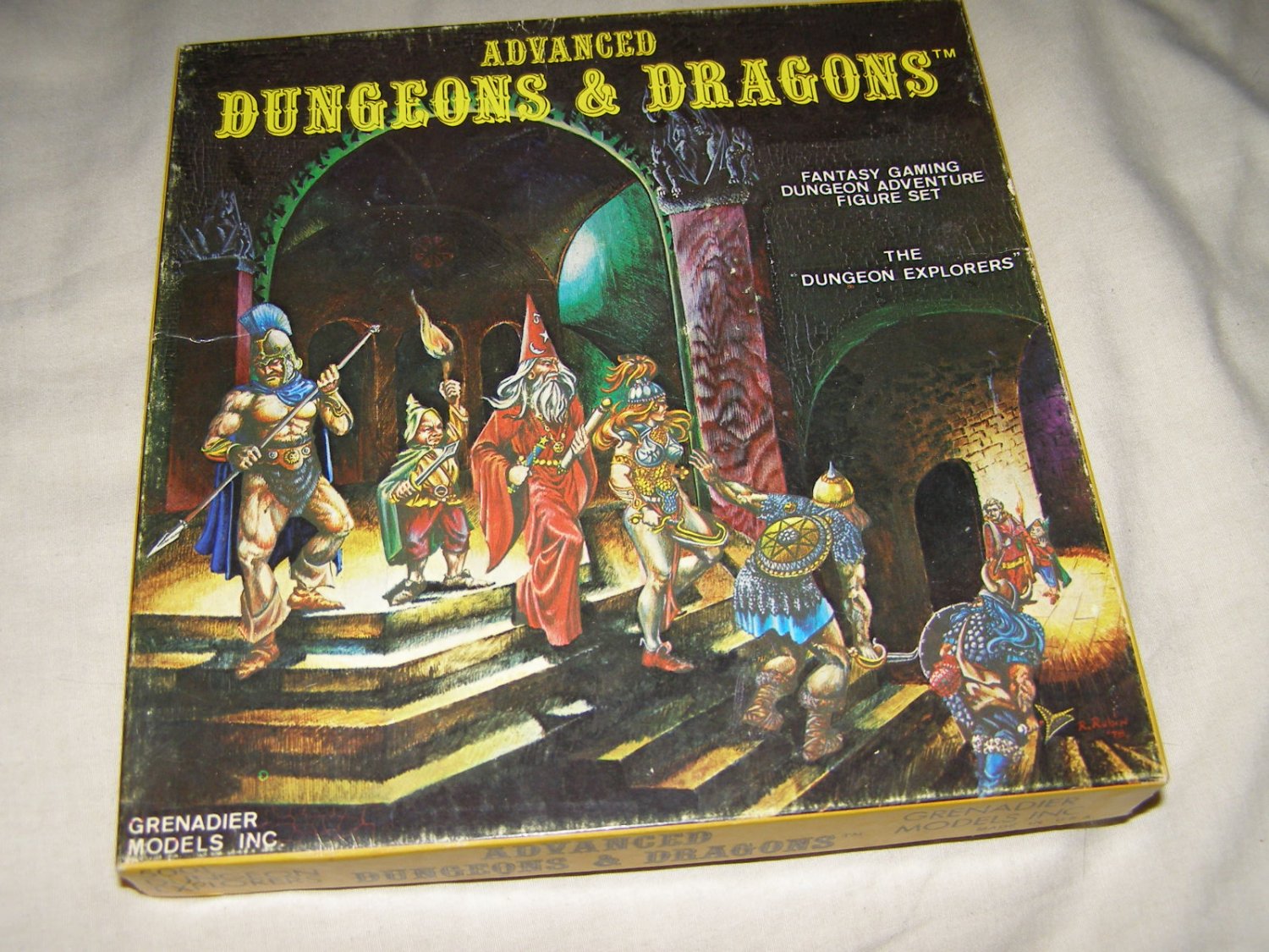 GRENADIER Models Explorers 20 figure box set Dungeon D&D figures 5001