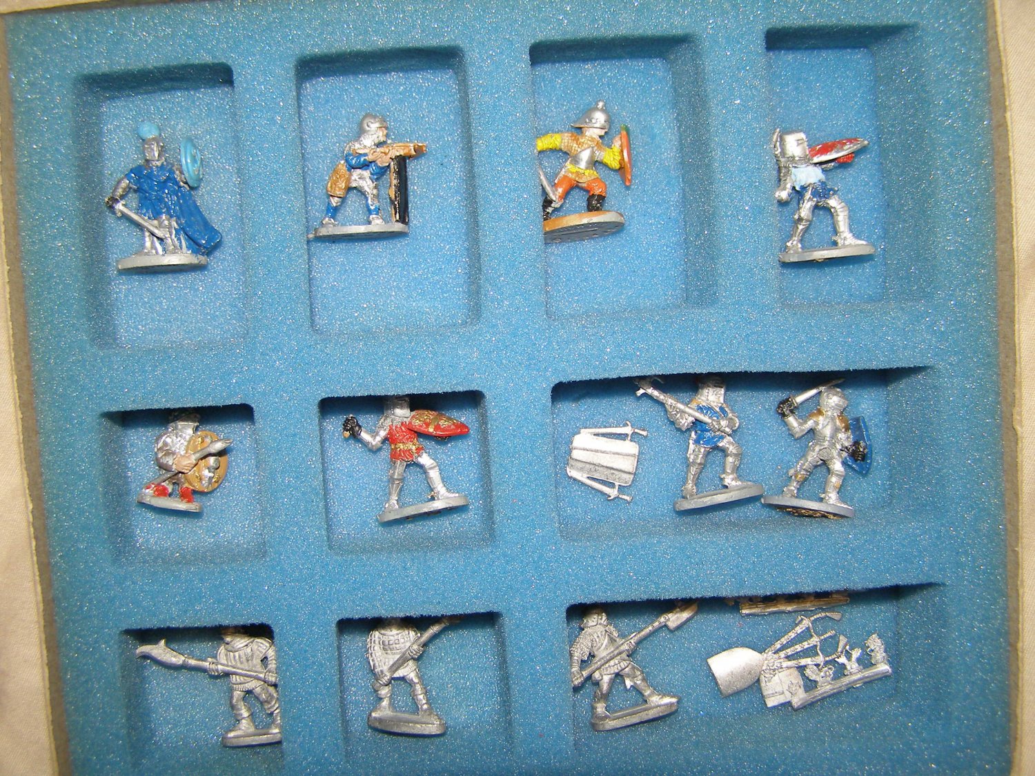 Grenadier Knights Fighters Men at Arms AD&D boxed set 11 figures