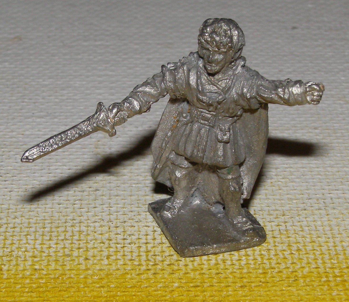 Heritage Custom Cast Ranger with Sword 1057 Companions 25mm LOTR