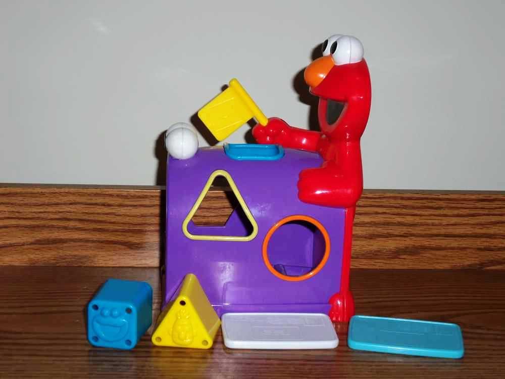 Fisher-Price Sesame Street Elmo's Mailbox Sorter Incomplete Used