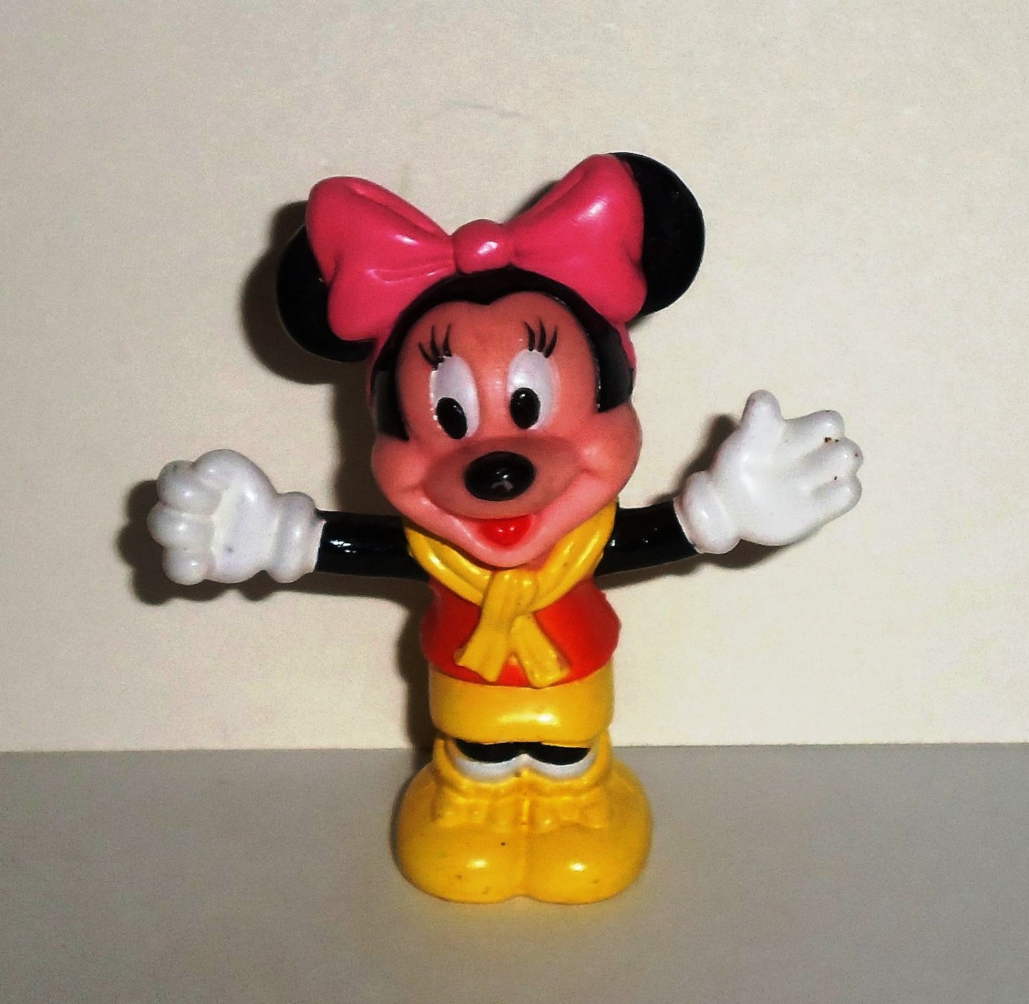 Disney Minnie Mouse Orange Yellow Outfit PVC Figure Loose Used