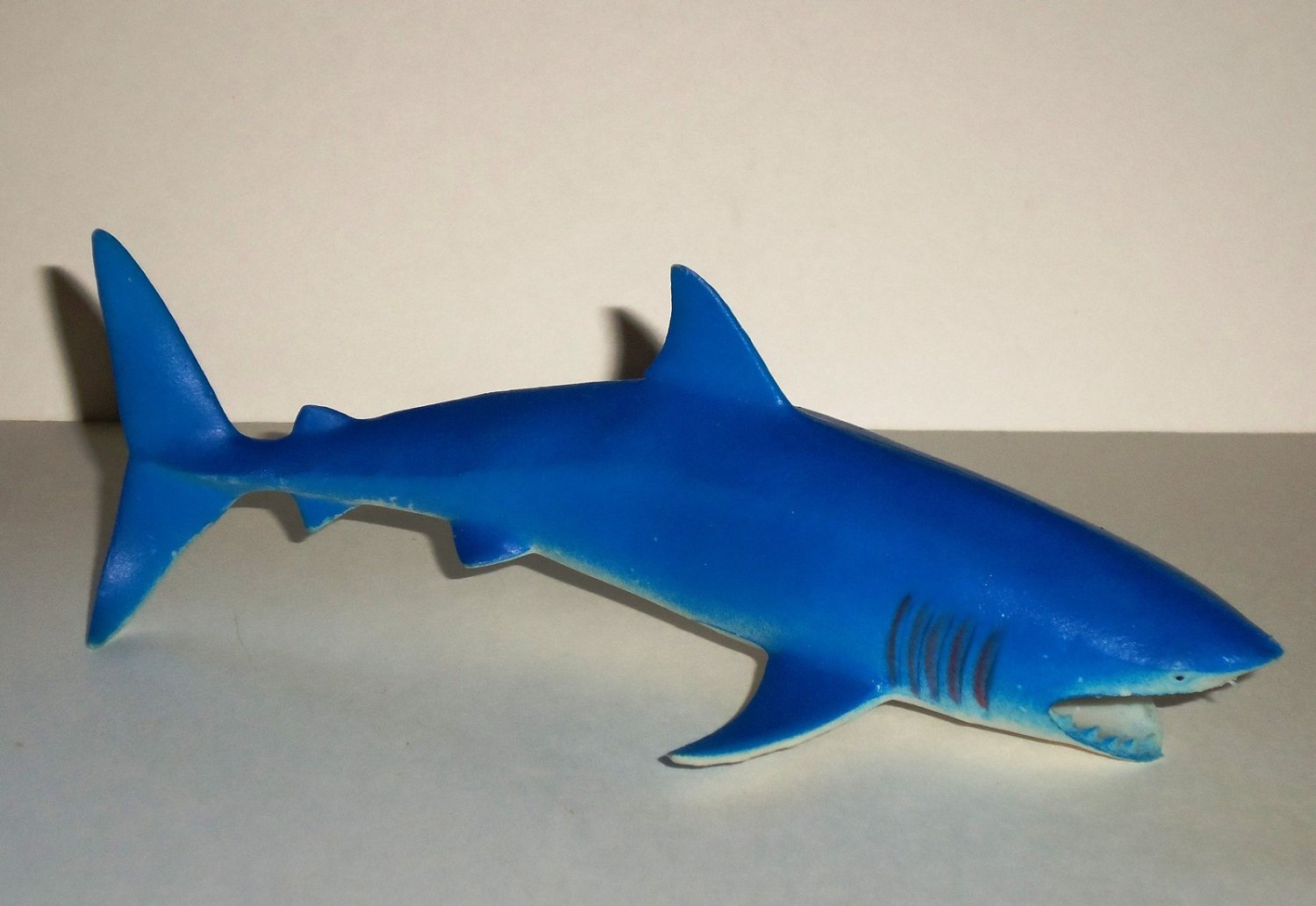 Hollow Vinyl 6" Great White Shark Figure Plastic Blue Loose Used