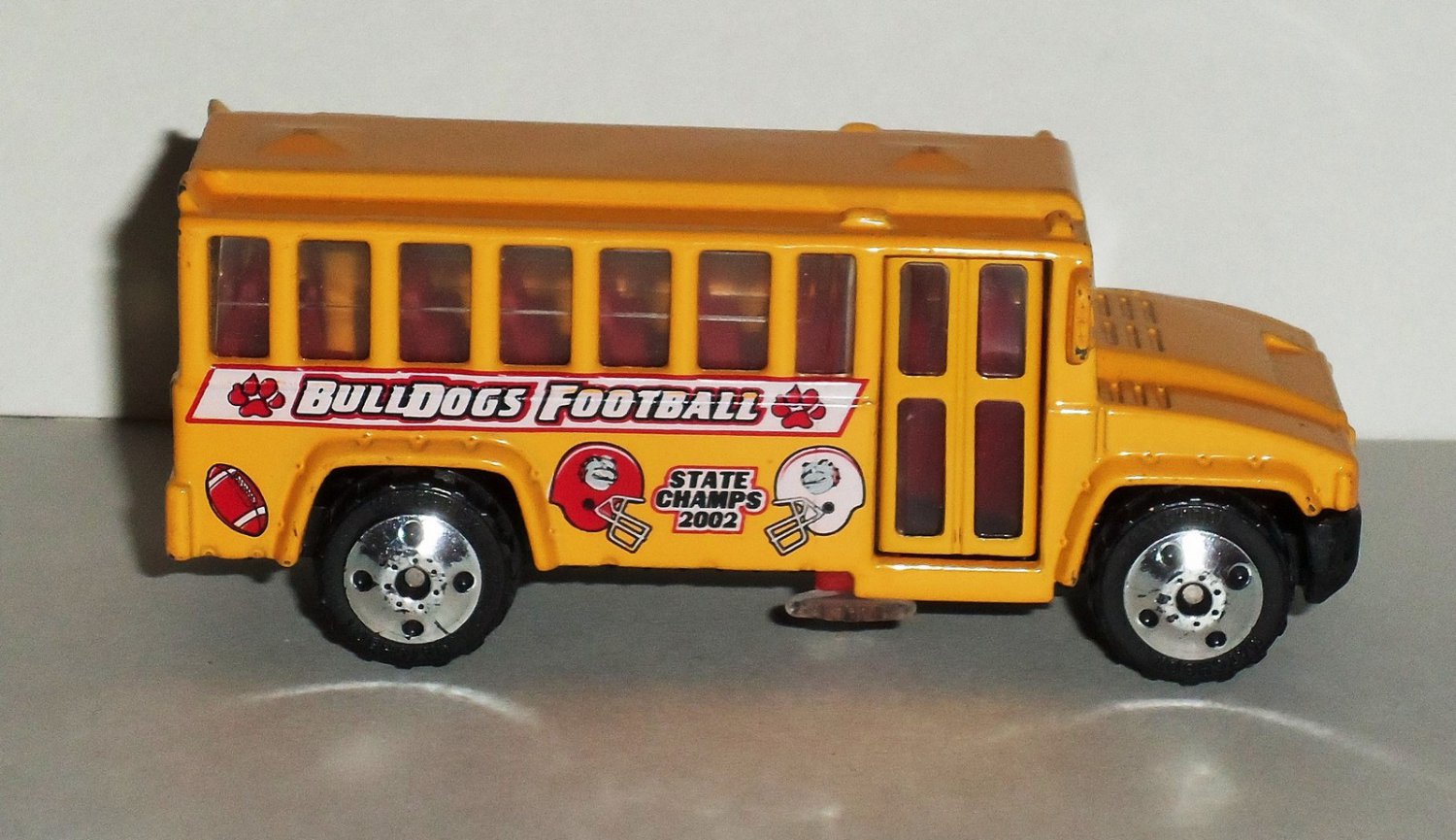 Matchbox 2002 Kids Cars of the Year School Bus Bulldogs Football ...