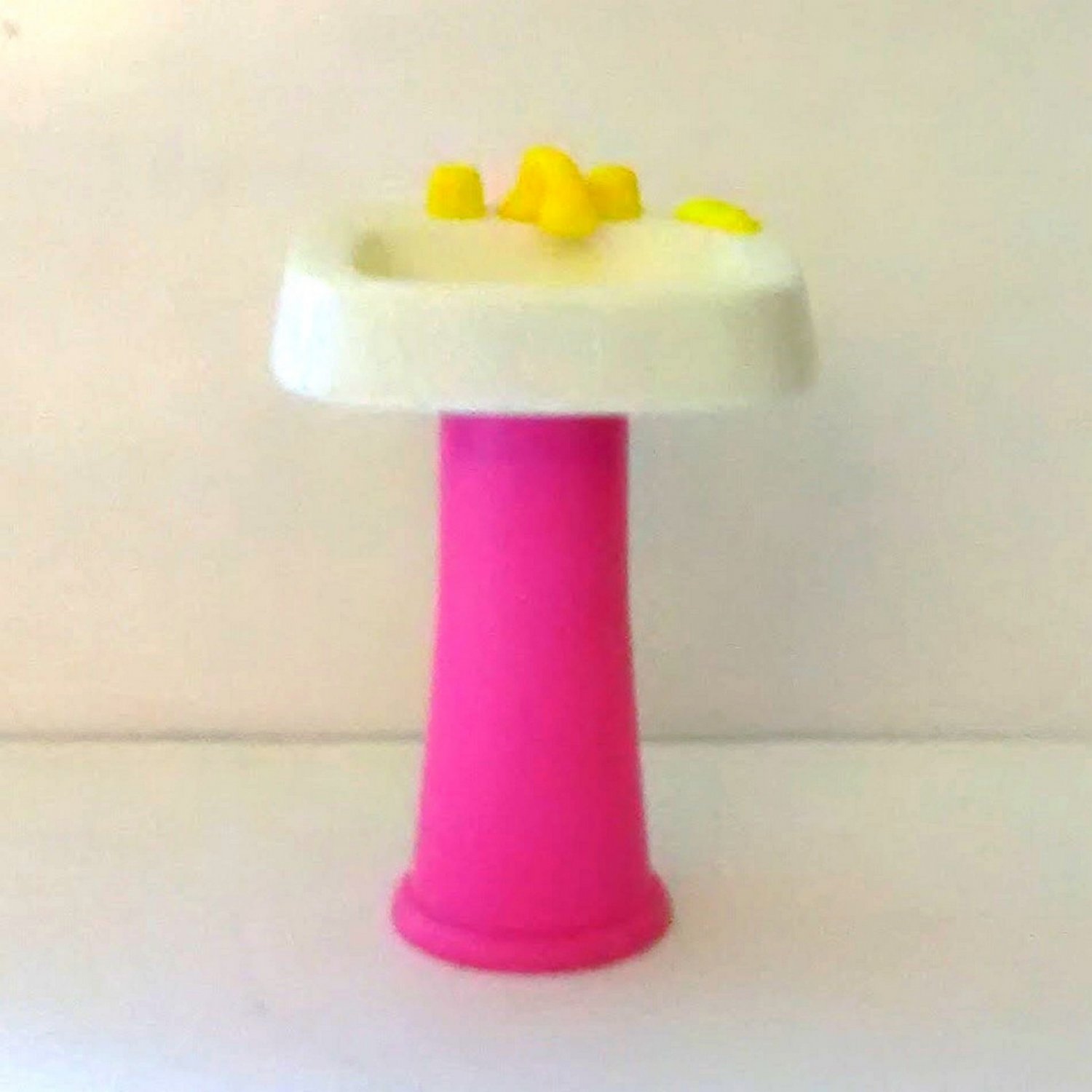 Fisher-Price Dora the Explorer Bathroom Sink with Pink Base from L2083 ...