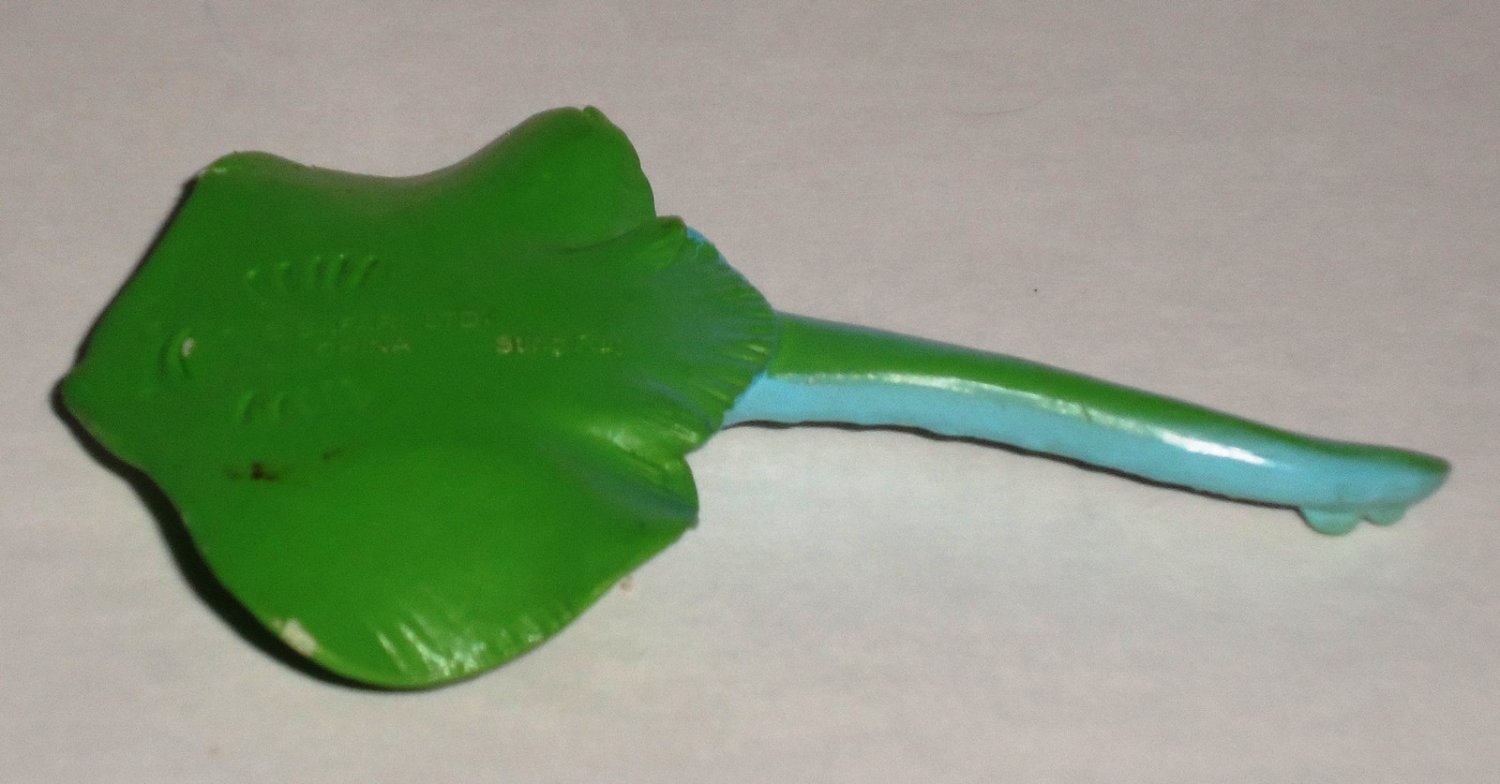 Safari Ltd. Stingray Plastic Toy Animal Figure Loose Used
