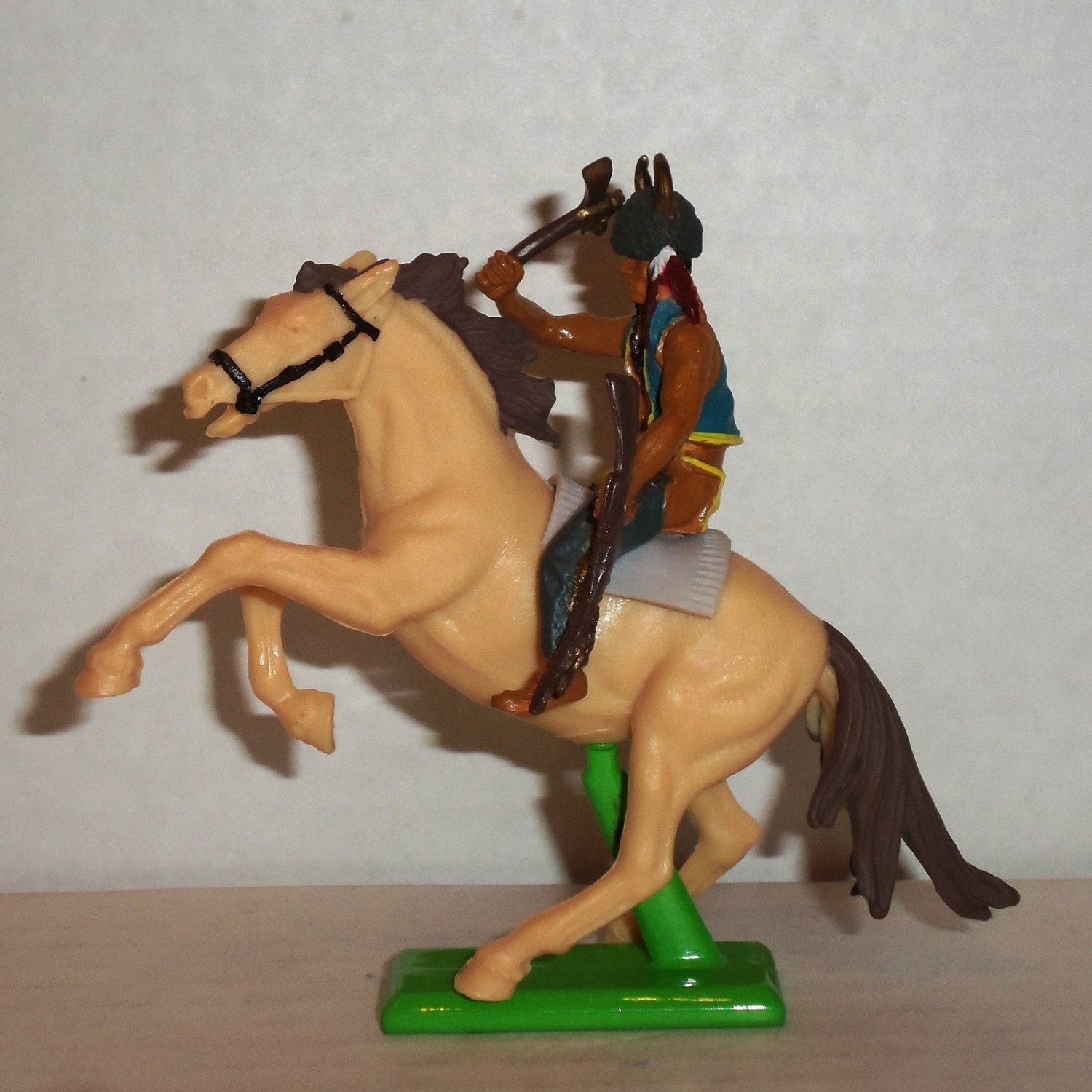 Britains Deetail Mounted Native American Indian Figure 1971 Loose Used