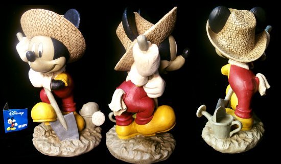 DISNEY Garden Mickey Mouse with Shovel and Watering Can - 179-1630129