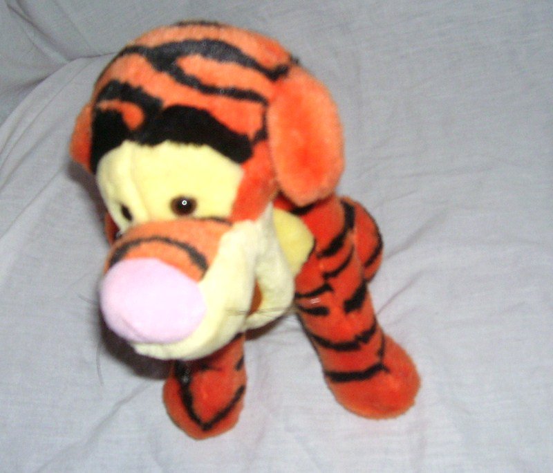 Disney Winnie the Pooh Sitting TIGGER with Springy Tail Plush 10"